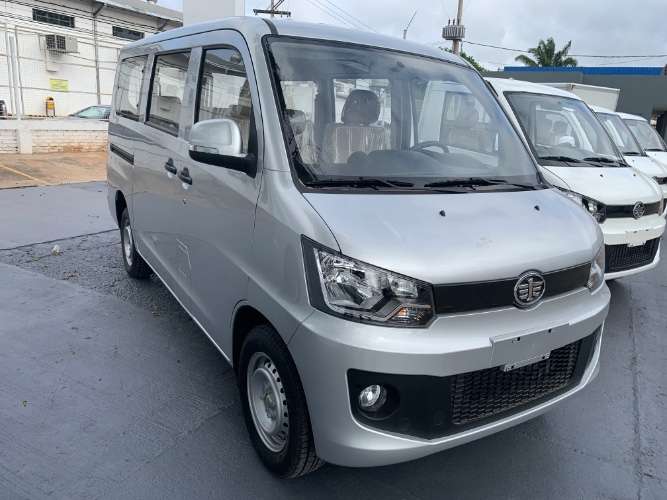 Tumomo.com Minibus faw de 8 pasajeros 1500cc