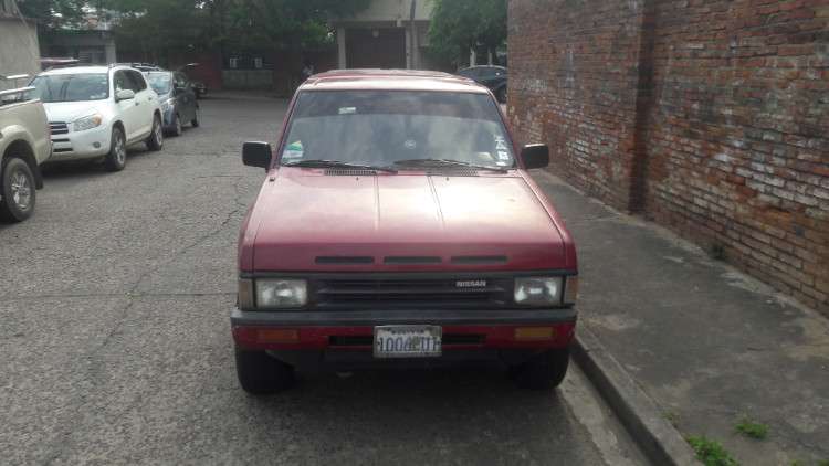 Tumomo.com Vagoneta nissan pathfinder 88, 4x4