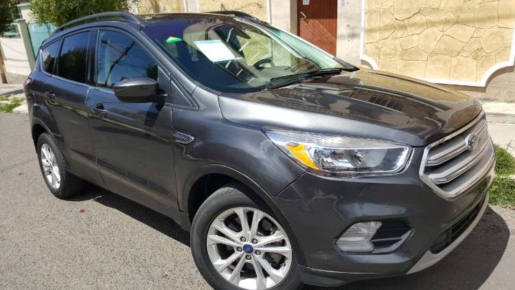 Tumomo.com Vagoneta ford escape 2018