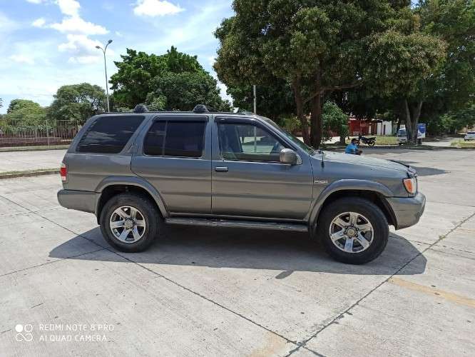Tumomo.com Vendo vagoneta nissan pathfinder 20