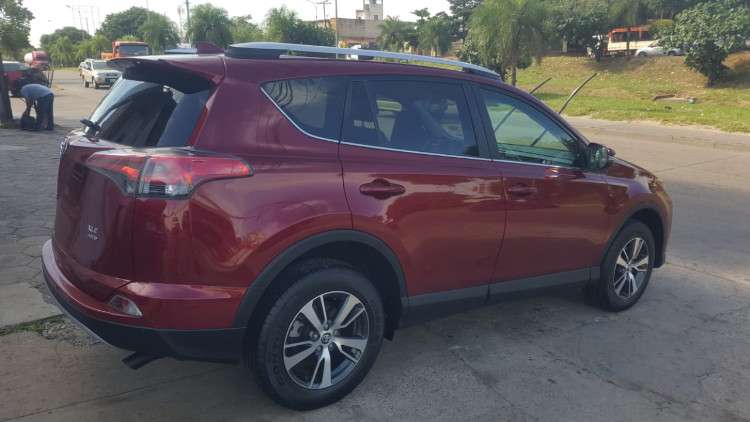 Tumomo.com Vagoneta toyota rav-4 mod. 2018 km.