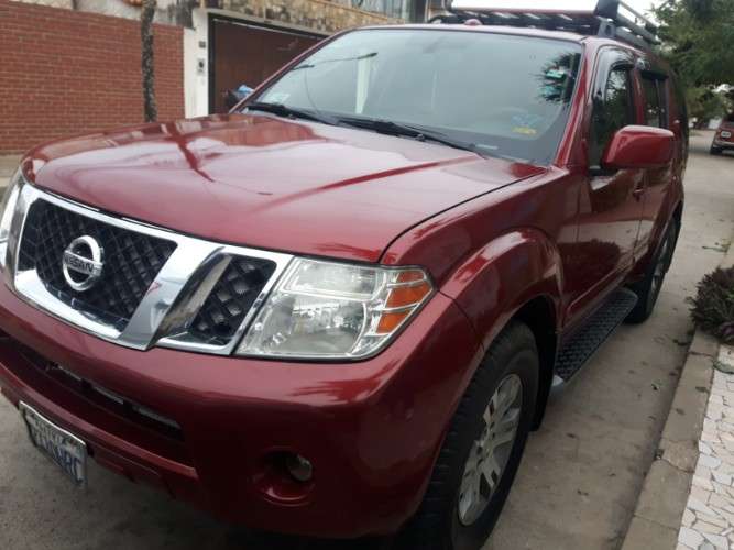 Tumomo.com Hermosa vagoneta nissan pathfinder