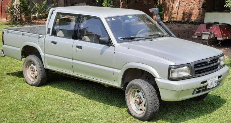 Tumomo.com Camioneta mazda 4x4
