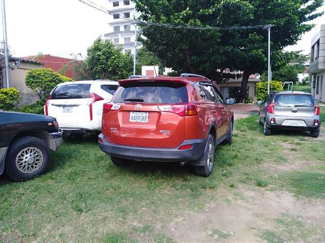 Tumomo.com Vendo vagoneta toyota rav4 mod.2016