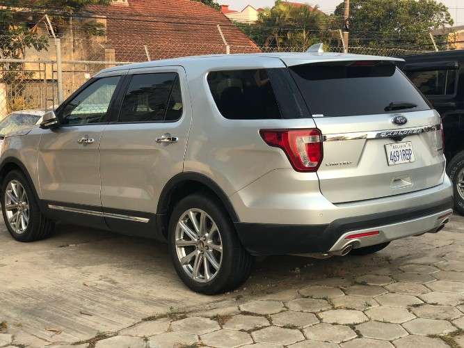 Tumomo.com Gran oferta vendo vagoneta ford exp