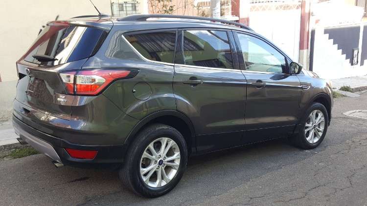Tumomo.com Vagoneta ford escape 2018