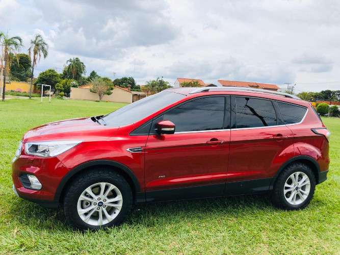 Tumomo.com Vendo vagoneta ford escape año 201