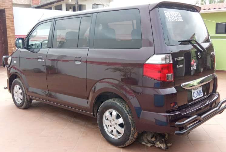 Tumomo.com Vendo minibus suzuki apv año 2016