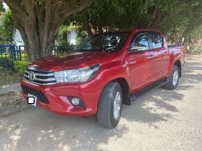 Tumomo.com Hermosa hilux en excelente estado l
